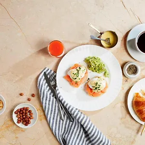 Delta Hotels By Marriott Swindon: 4 star Hotel with a Minimum Price 45 ...