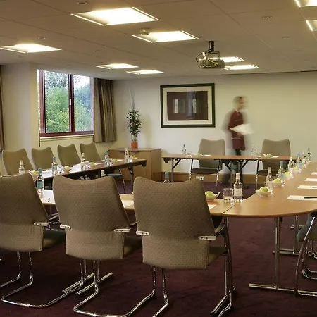 Delta Hotels By Marriott Swindon: 4 star Hotel with a Minimum Price 70 ...