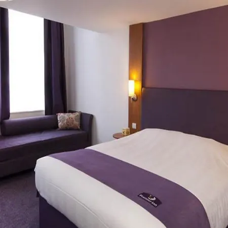 Premier Inn Premier Inn Redditch North: 3 star Hotel with a Minimum ...